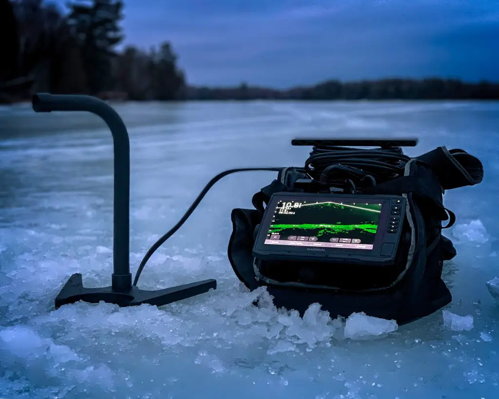 High-Tech Hardwater - How to Use LiveScope for Ice Fishing | Fish'n Canada